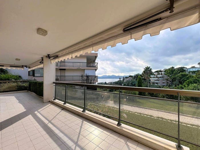 Appartement 4 pièces à Croix des Gardes, Cannes, à louer
