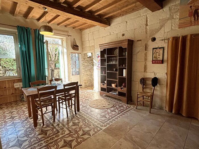 Maison à vendre - Arles, Trébon - 5 pièces - 4 chambres