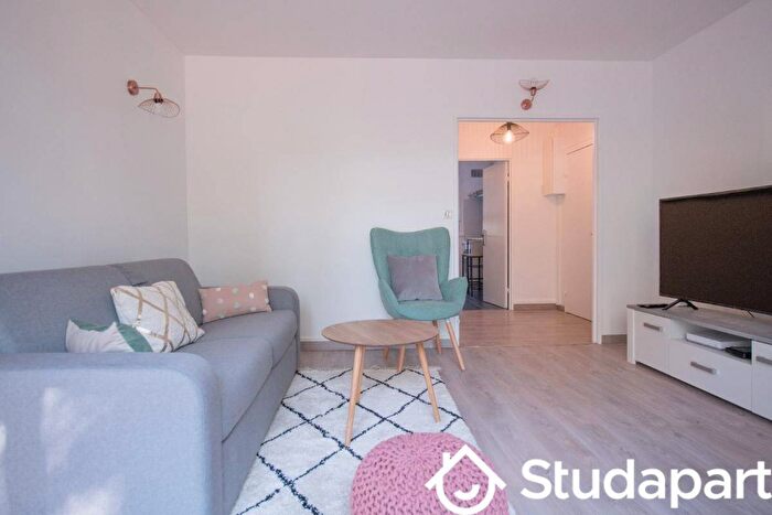 Appartement à louer - Abbaye, Créteil - 1 pièce - 3 chambres