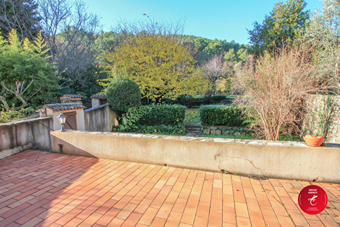 Maison à vendre - Figanières - 8 pièces - 3 chambres