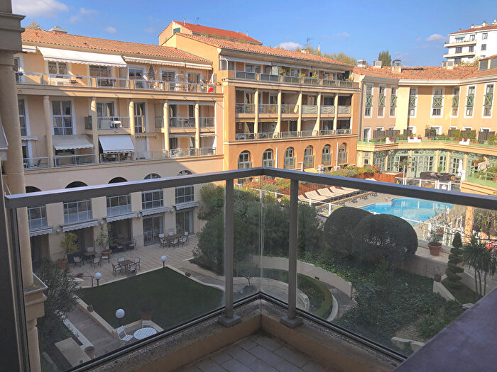 Appartement à louer - Aix-en-Provence, Val Saint-André - 2 pièces - 1 chambre