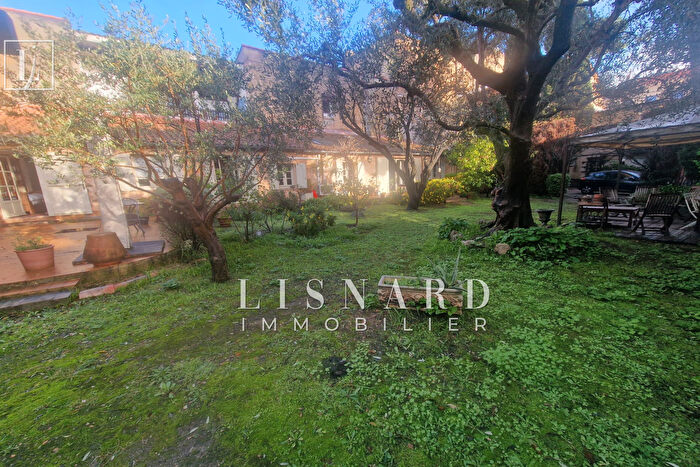 Maison à vendre - Vallauris, Centre-ville - 5 pièces - 4 chambres