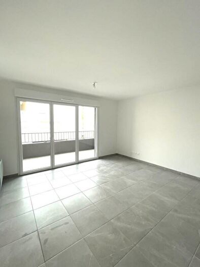 Appartement à louer - Zone Industrielle, Arles - 2 pièces - 1 chambre