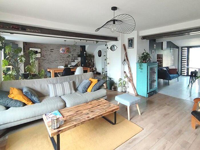 Maison à vendre - Le Cellier - 9 pièces - 6 chambres