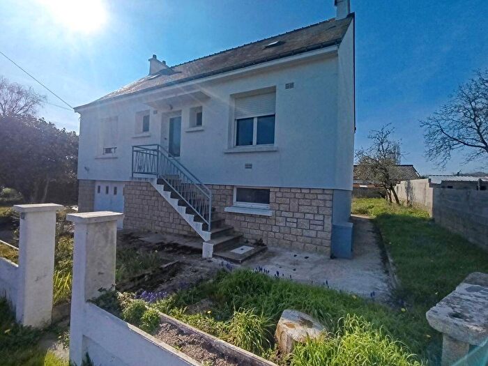 Maison 5 pièces à louer à Le Sourn