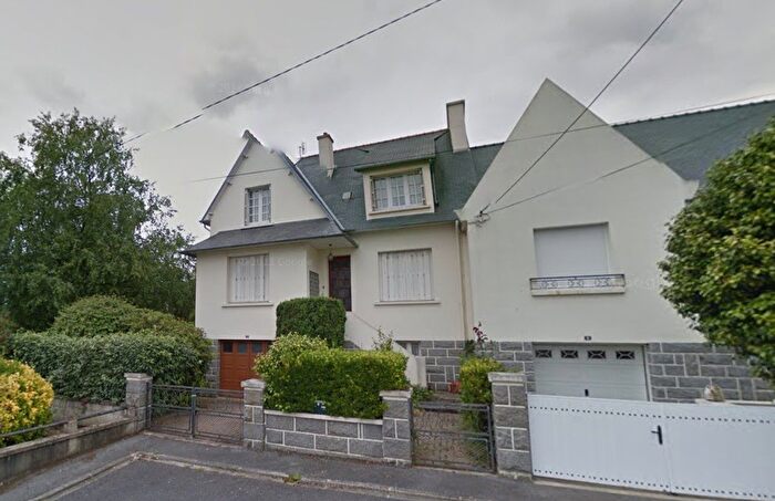 Maison à vendre - Carhaix-Plouguer - 5 pièces - 3 chambres