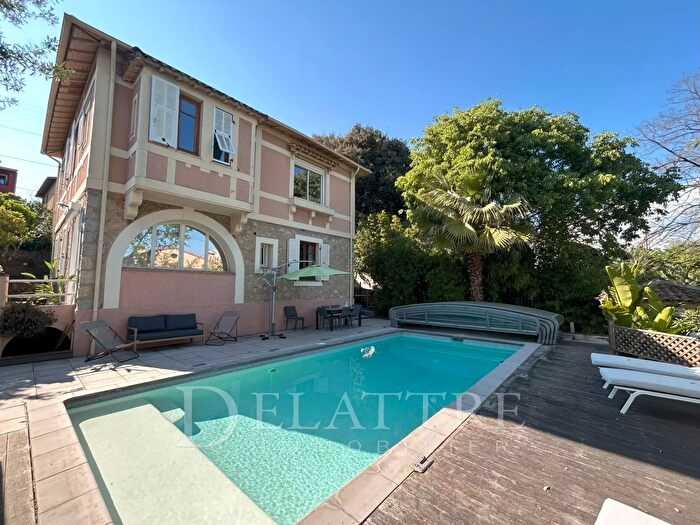 Maison à vendre - Antibes - 8 pièces - 5 chambres