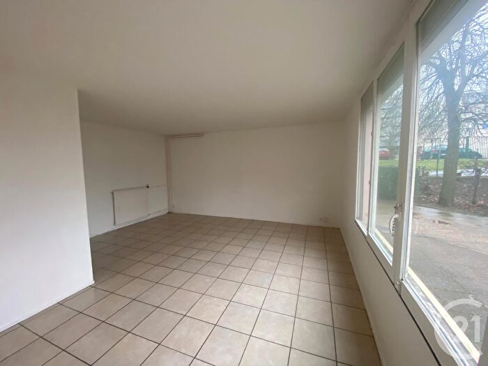 Appartement à vendre - Champs-sur-Marne, Bois de Grâce - 1 pièce