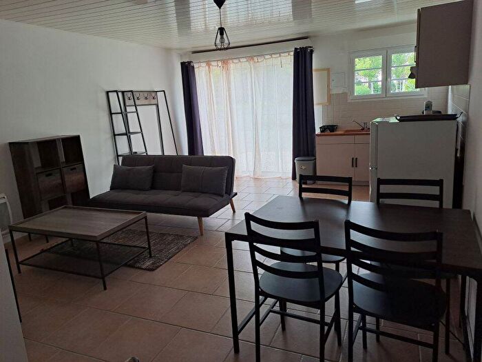 Saint-Pierre-La-Noue : Maison 2 pièces à louer