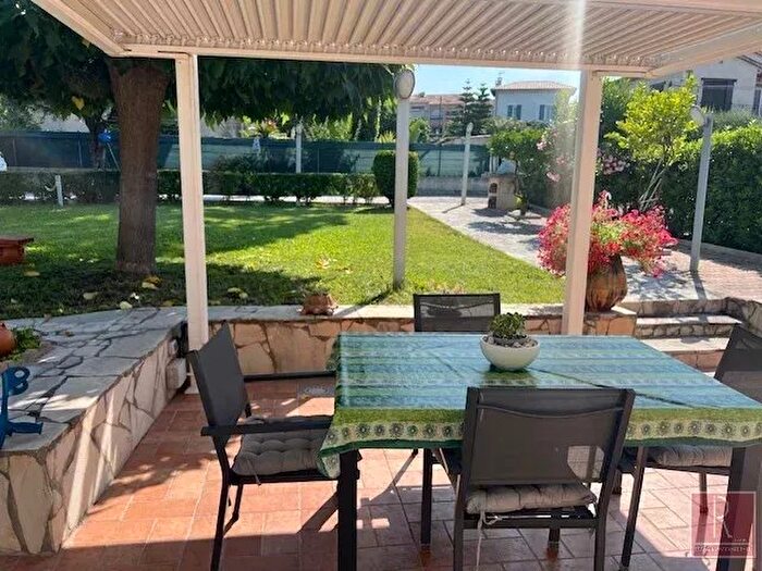 Appartement à vendre - Antibes, Antibes-les-Pins, Trianon, Le Fournel, Peyregoue - 3 pièces - 3 chambres