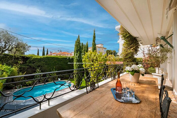 Maison 11 pièces à Nice, Cimiez, à vendre