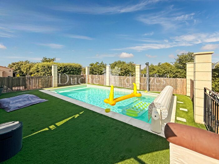 Maison à vendre - Uzès - 5 pièces - 4 chambres