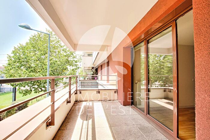 Appartement à vendre - Villeurbanne - 4 pièces - 3 chambres