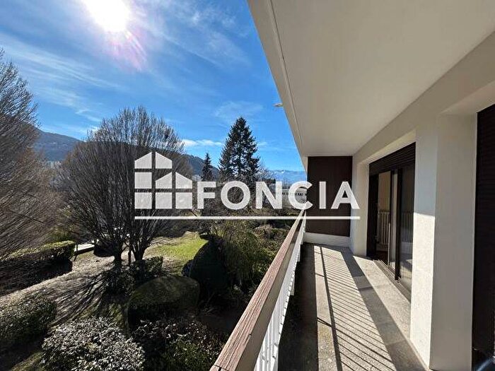 Appartement à louer - Nord, Gières - 3 pièces - 2 chambres