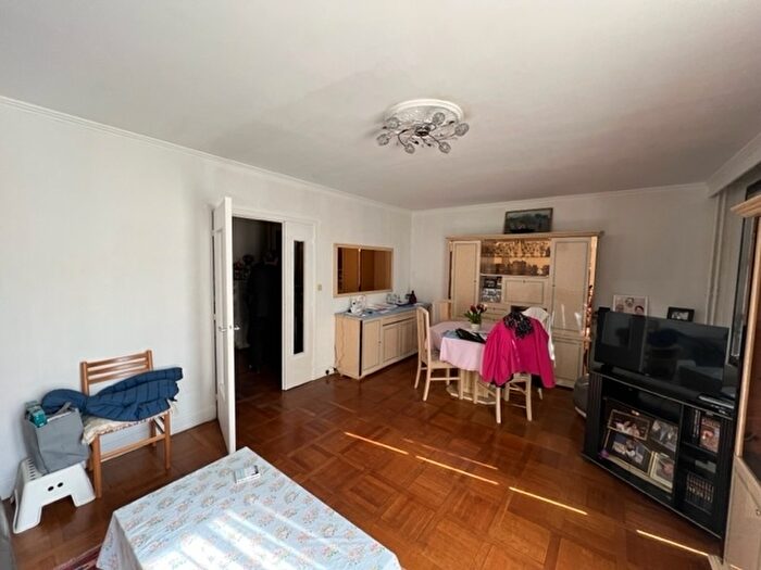 Appartement à vendre - Bondy - 6 pièces - 5 chambres