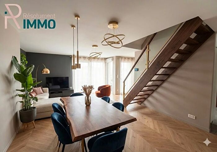 Appartement à vendre - Wintzenheim - 5 pièces - 4 chambres