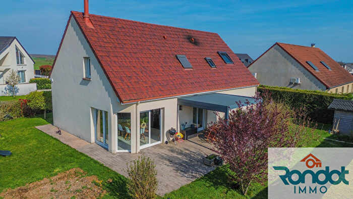 Maison à vendre - Norges-la-Ville - 7 pièces - 5 chambres