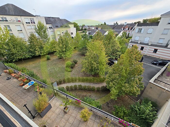 Appartement à vendre - Orléans, La Cigogne - 3 pièces - 2 chambres