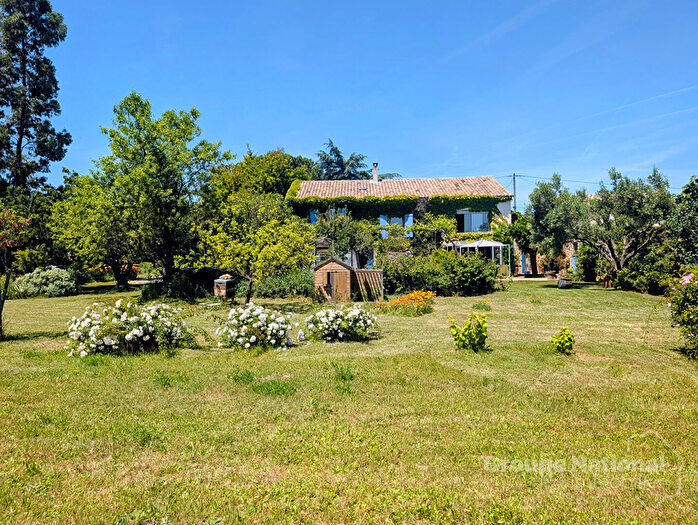 Pont-Saint-Esprit : Maison 8 pièces à vendre