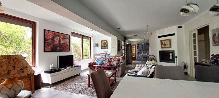 Maison à vendre - Milhac-dAuberoche - 5 pièces - 3 chambres