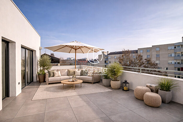 Appartement à vendre - Lyon e  - 3 pièces - 2 chambres