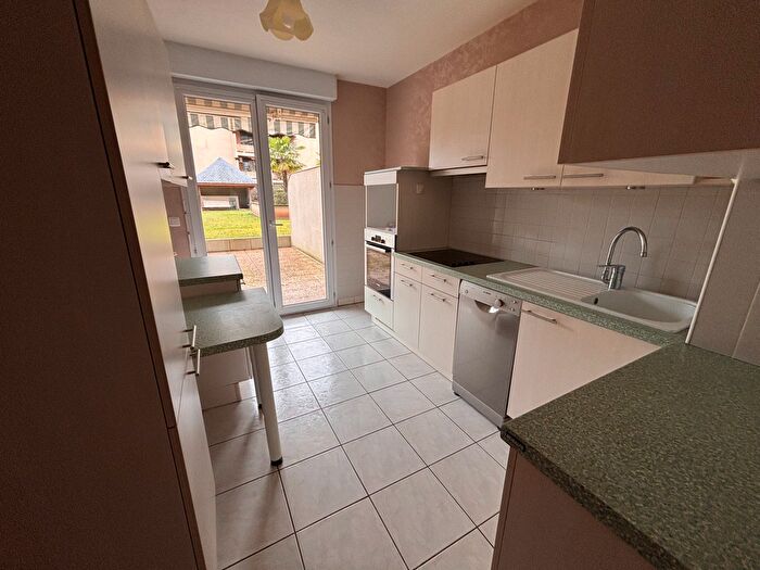 Appartement à louer - Brive-la-Gaillarde - 3 pièces - 2 chambres