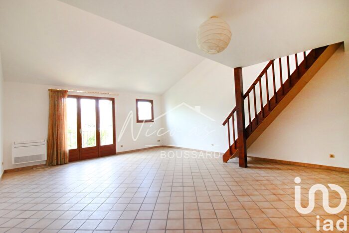 Appartement à vendre - Le Plessis-Belleville - 3 pièces - 2 chambres