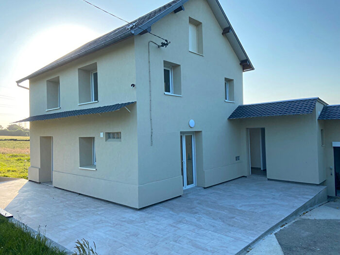 Maison à louer - La Trinité-de-Thouberville - 4 pièces - 3 chambres