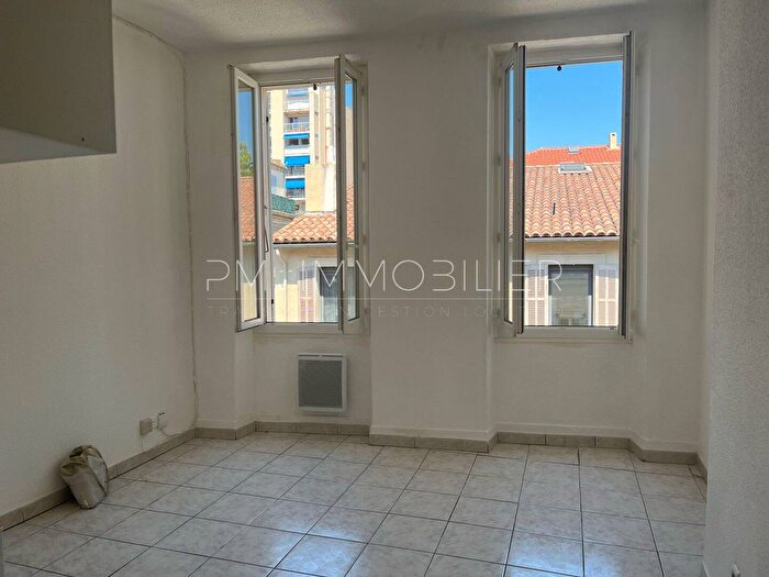 Castellane, Marseille 6ème arrondissement : Appartement 1 pièce à louer