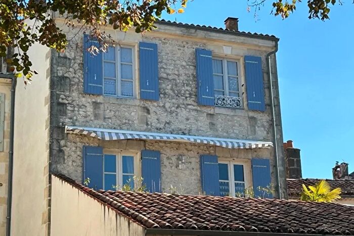 Maison à vendre - Saint-Jean-dAngély - 4 pièces - 3 chambres