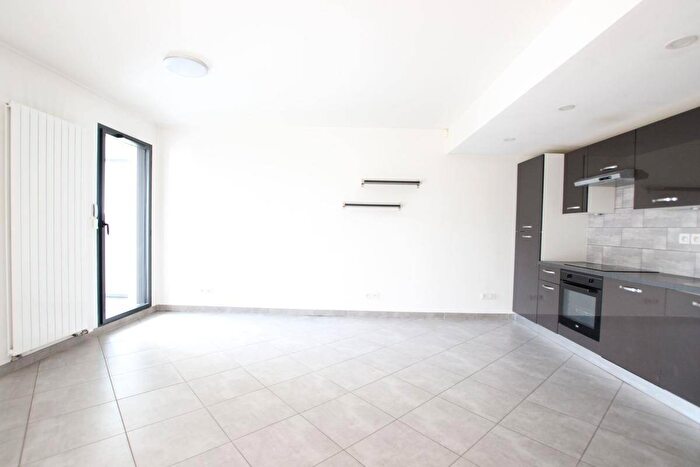 Appartement à louer - Pasteur Margnolles, Caluire-et-Cuire - 2 pièces - 1 chambre