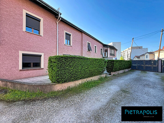 Bron, Bron Piscine, Le Lessivas : Appartement 10 pièces à vendre