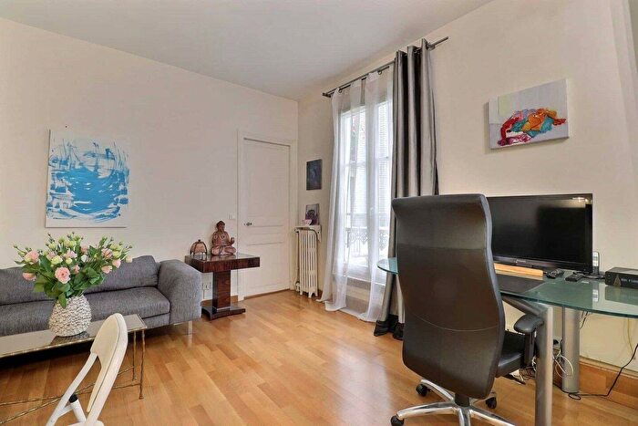 Appartement à louer - Porte Dauphine, Paris ème arrondissement - 1 pièce