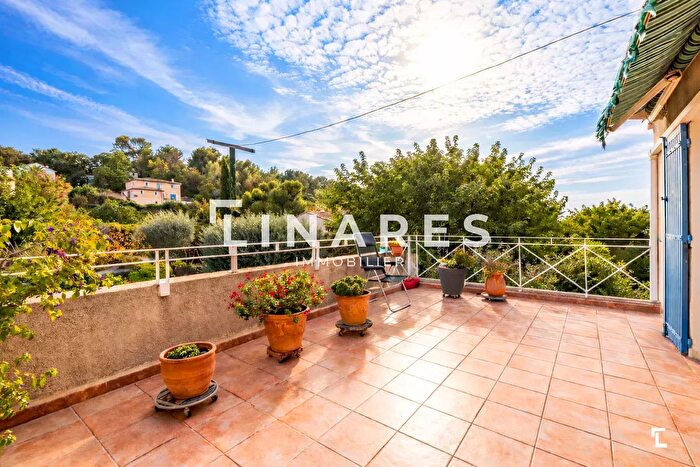 Appartement à vendre - Marseille e , Les Camoins - 3 pièces - 2 chambres