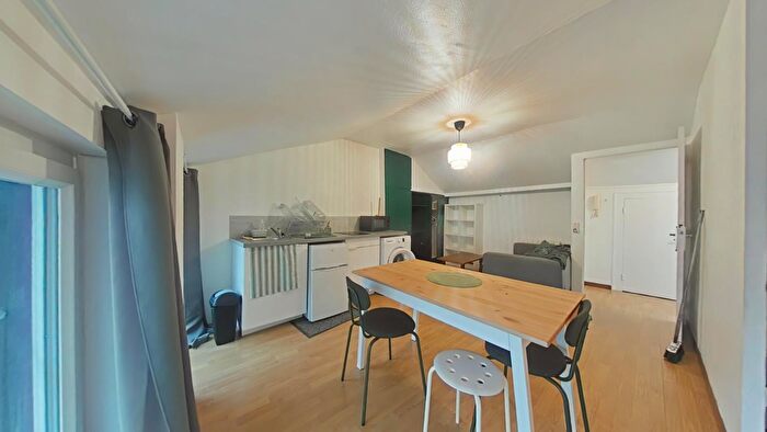 Appartement à louer - Saint-Étienne, Centre-ville, Peuple, Chavanelle - 1 pièce