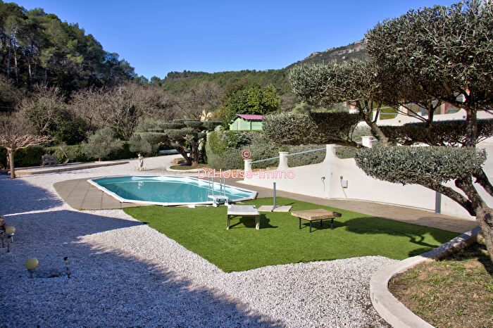 Maison à vendre - Cuers - 7 pièces - 4 chambres