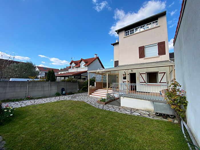 Maison à vendre - Nanterre, Plateau - 8 pièces - 5 chambres