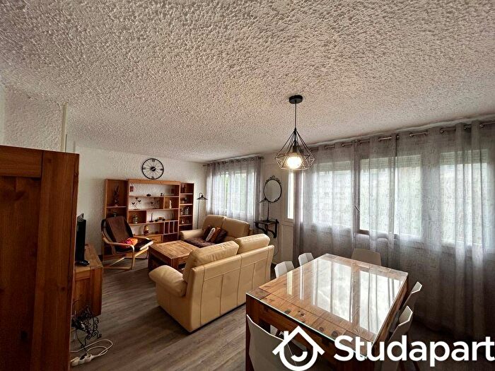 Appartement à louer - Allies-Clos dOr, Grenoble - 1 pièce - 3 chambres