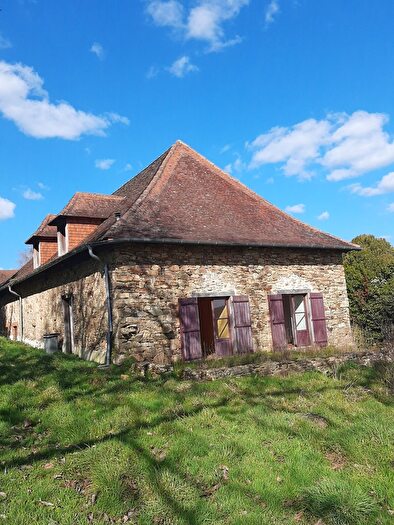 Maison à vendre - Saint-Priest-Ligoure - 11 pièces - 3 chambres