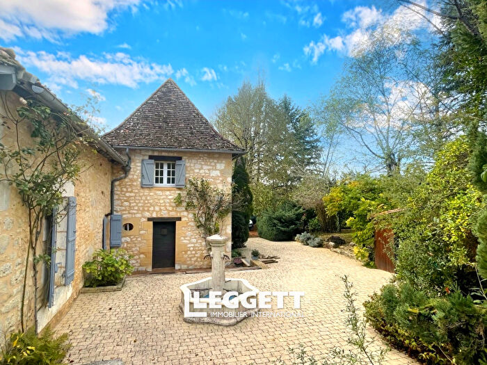Maison 10 pièces à Saint-Avit-Sénieur, à vendre