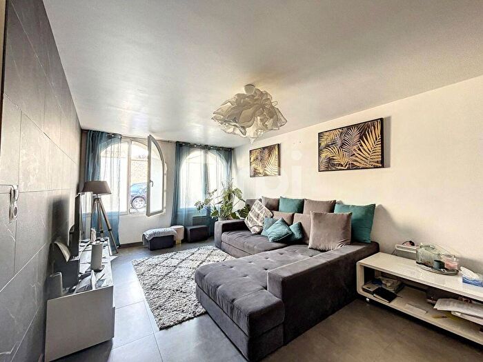 Appartement à louer - Sud Est, Clermont - 3 pièces - 2 chambres