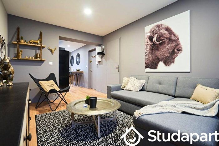 Appartement à louer - Clairmarais-Charles Arnould, Reims - 1 pièce - 1 chambre