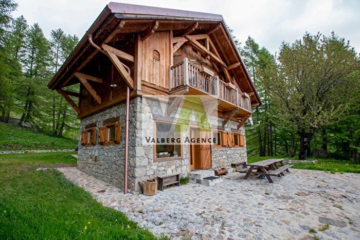 Maison 5 pièces à vendre à Entraunes