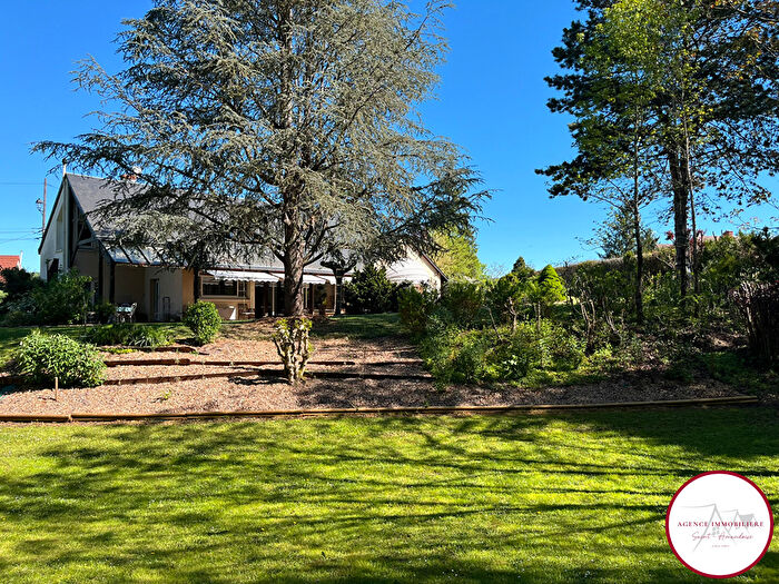 Maison 7 pièces à vendre à Saint-Amand-Montrond