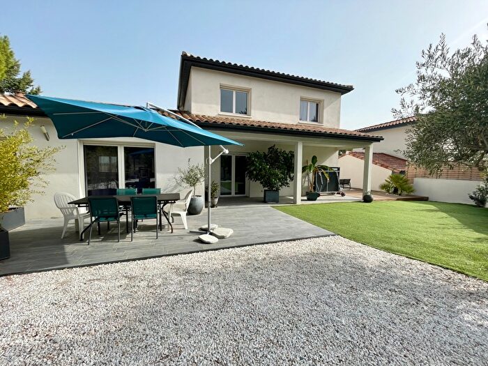 Maisons à vendre et appartements à louer - 1