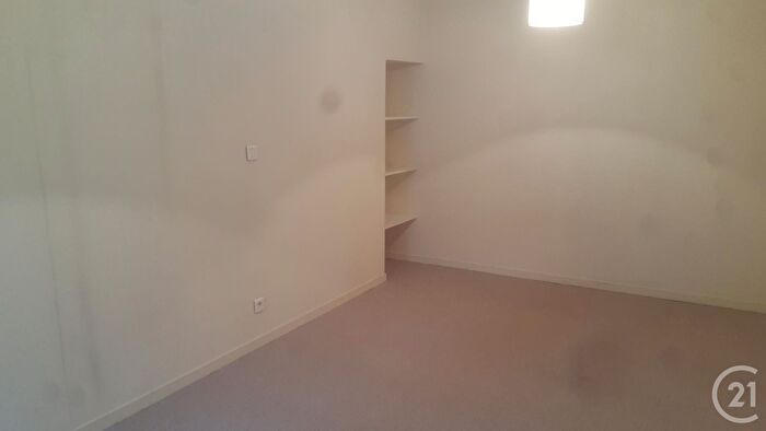 Appartement à louer - Lons-le-Saunier, Centre-ville - 2 pièces - 1 chambre