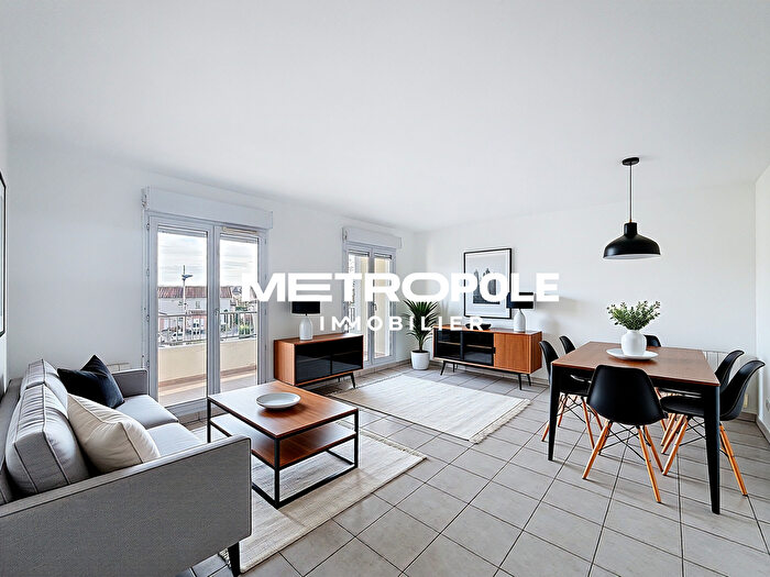 Appartement à vendre - Corbas - 3 pièces - 2 chambres