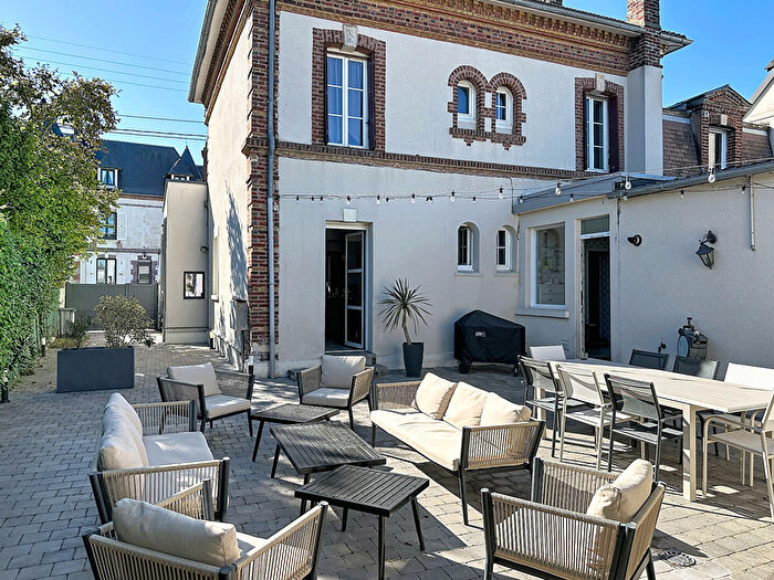 Dives-sur-Mer : Maison 8 pièces à vendre