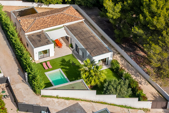 Maison à vendre - Aubagne, Arnaud Solans, Garlaban Royante, Saint-Mitre - 6 pièces - 4 chambres