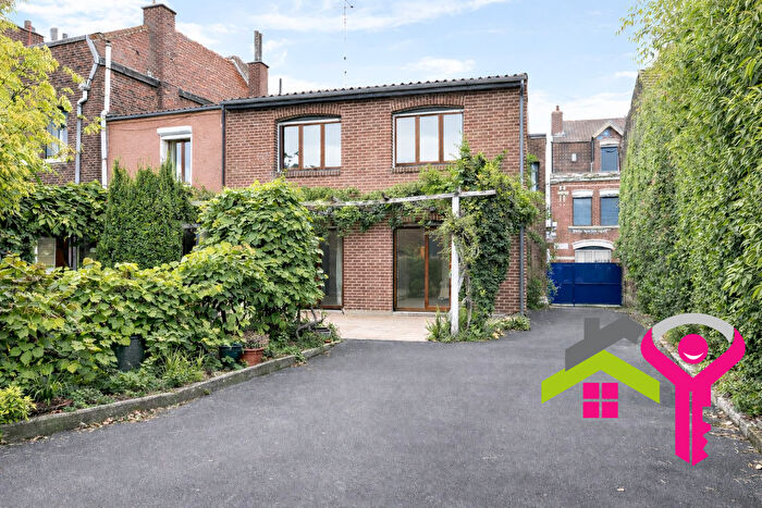 Maison à vendre - Denain, Centre-ville - 6 pièces - 4 chambres